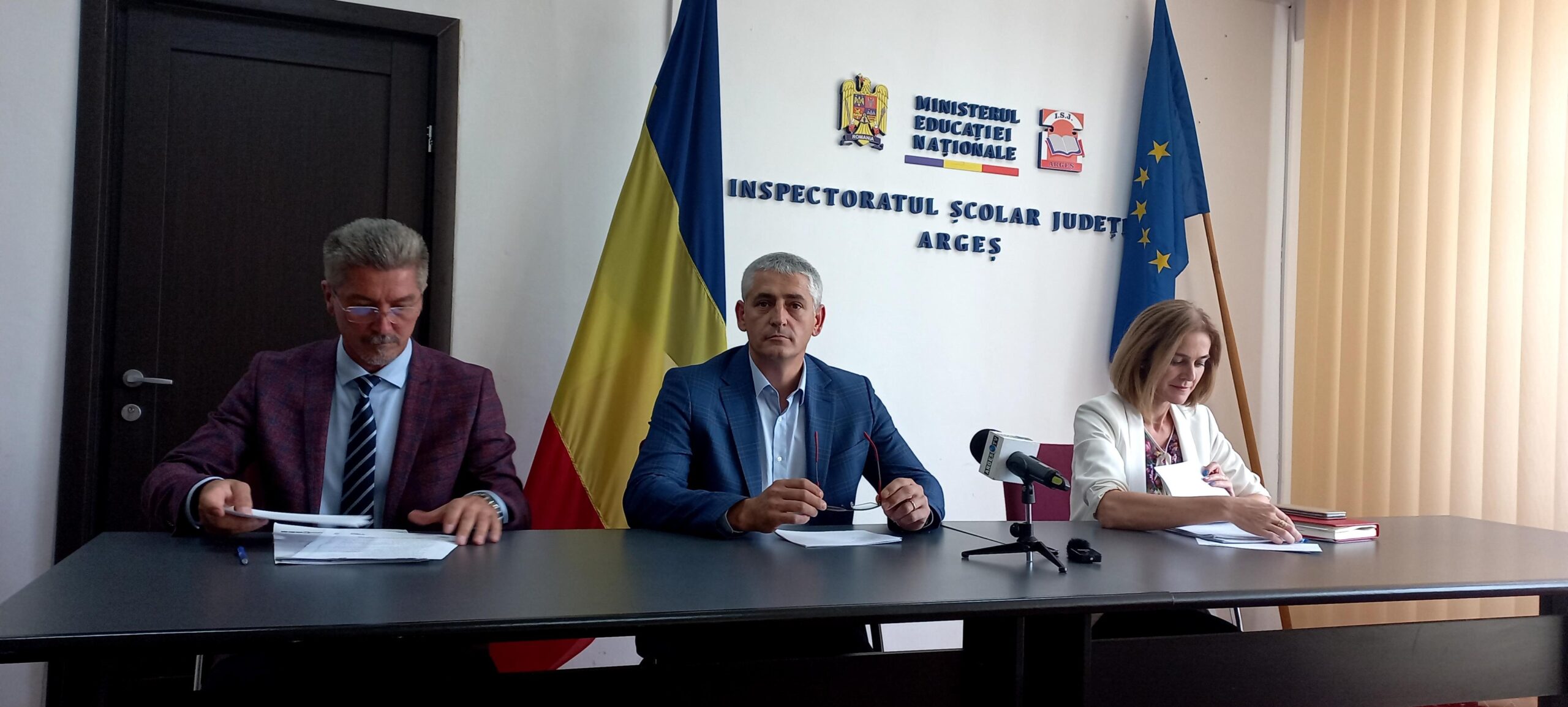 In Arges, profesorii NU SE INGHESUIE la concursul de directori si ...