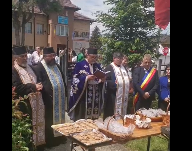 Slujba de pomenire si depuneri de coroane, de Ziua Eroilor si Inaltarea ...